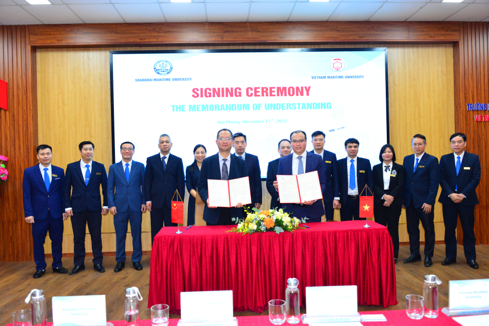 The MOU Signing ceremony with Shanghai Maritime University | VIETNAM MARITIME UNIVERSITY